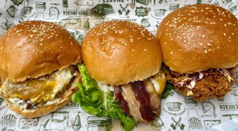 7 Rekomendasi Burger di Bandung yang Super Lezat!